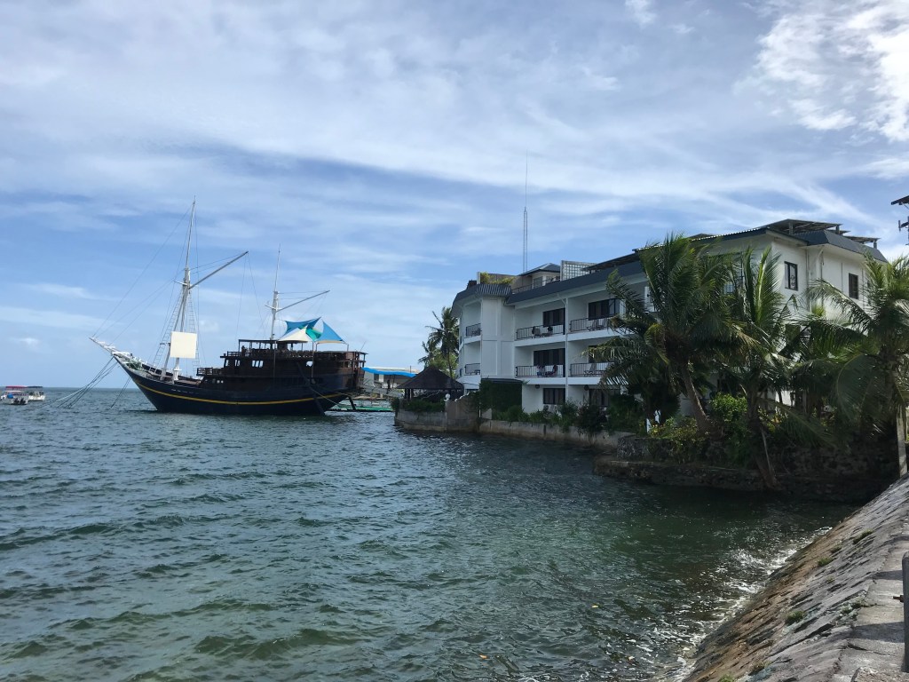 Travel Review: Manta Ray Bay Resort in Yap – Damian Daily